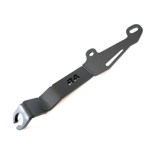 TRITON 2019+ AREIAL BONNET MOUNT (LH) – Rockarmor